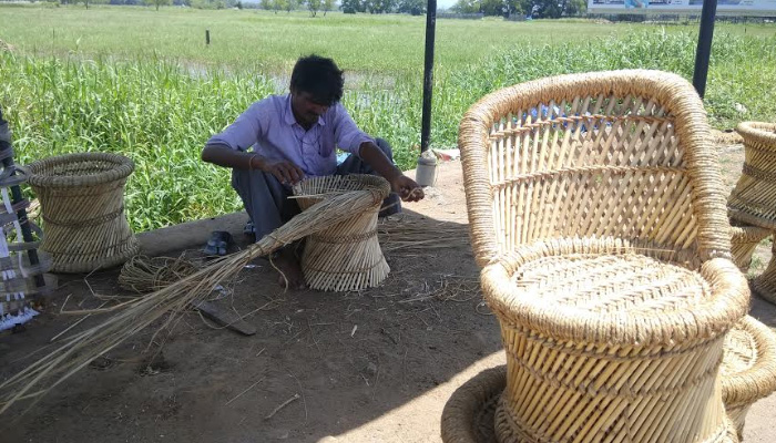 മഹാപ്രളയത്തെ അതിജീവിച്ച് അവരുടെ 'ചൂരല്‍ക്കല' - chooral chair market ...