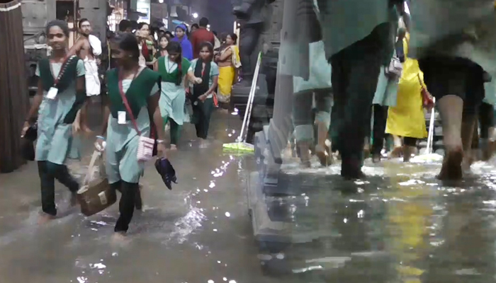Tamil Nadu: Heavy rains in Rameshwaram flood Ramnathswamy temple ...