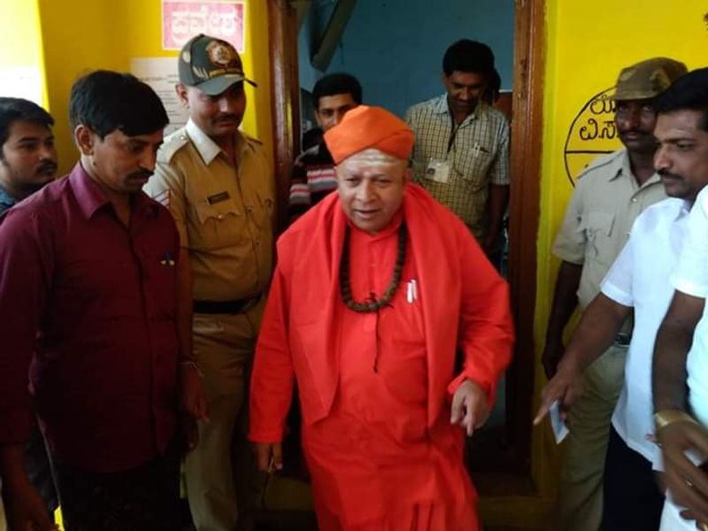 ಸಿರಿಗೆರೆ ಶ್ರೀ ತರಳಬಾಳು ಬೃಹನ್ಮಠದ ಡಾ.ಶಿವಮೂರ್ತಿ ಶಿವಾಚಾರ್ಯ ಸ್ವಾಮೀಜಿ ...