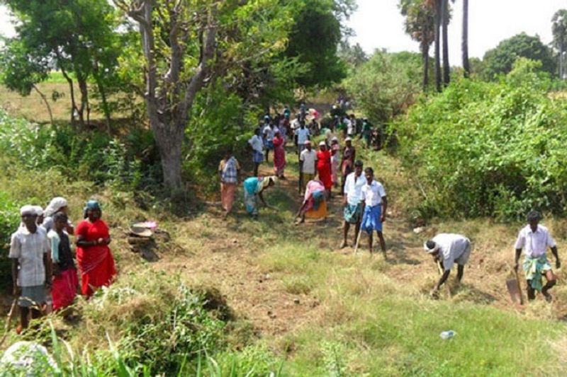 55 வயதுக்கு மேற்பட்டோருக்கு 100 நாள் வேலை மறுப்பு. டாஸ்மாக்கில் தடைபோட ...