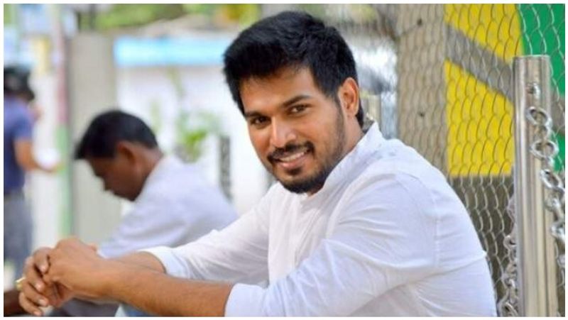 Vijay TV VJ Rakshan Daughter Photos : விஜய் டிவி தொகுப்பாளர் ரக் ...