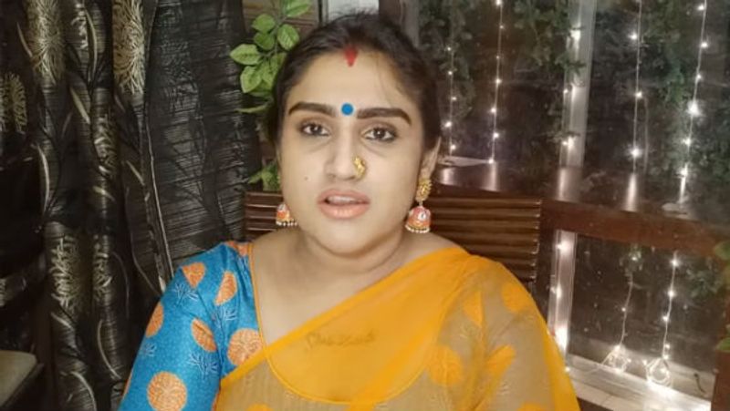 முதல் முறையாக அப்பாவுடன் எடுத்த புகைப்படத்தை வெளியிட்டு வாழ்த்து கூறிய ...