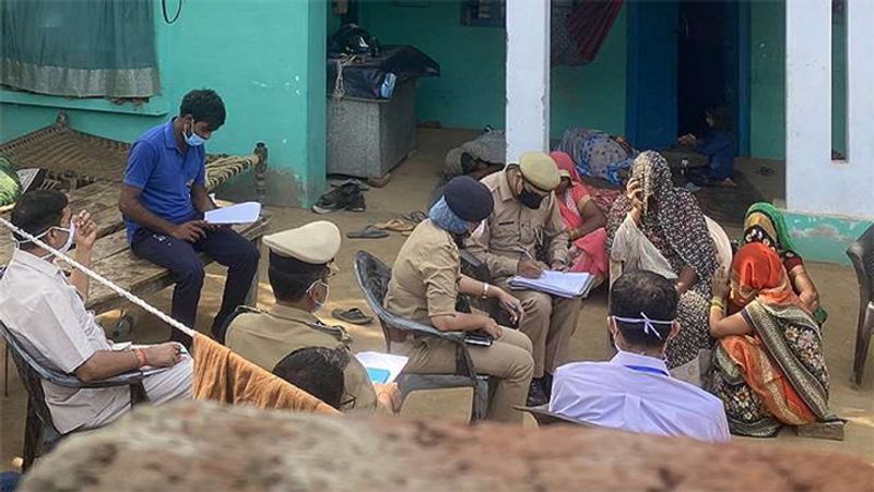 Hathras DM owns up night cremation, family wants case moved out of U.P