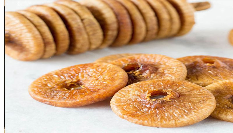 Anjeer for glowing skin: The ultimate comparison of dry vs. soaked