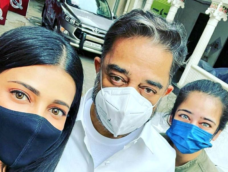 PHOTOS: Tamil actors line up to vote, Vijay arrives at booth on cycle ...