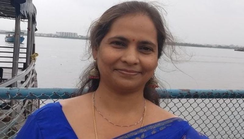 డాక్టర్ సరోజ వింజామర కవిత: మౌన నిష్క్రమణం | Dr Saroja Vinjamara Telugu ...