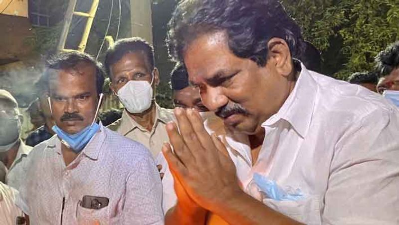 வணிகவரி, பதிவுத்துறைகளில் ஒரே ஆண்டில் இத்தனை கோடி வருவாய் உயர்வா ...