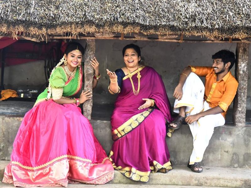 வேஷ்டியை மடித்து கட்டு... ப்ரீத்தி ஷர்மாவுடம் 'வாடா ராசா' பாடலுக்கு ...