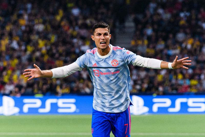 Manchester United star Cristiano Ronaldo's statue installed in Panaji ...