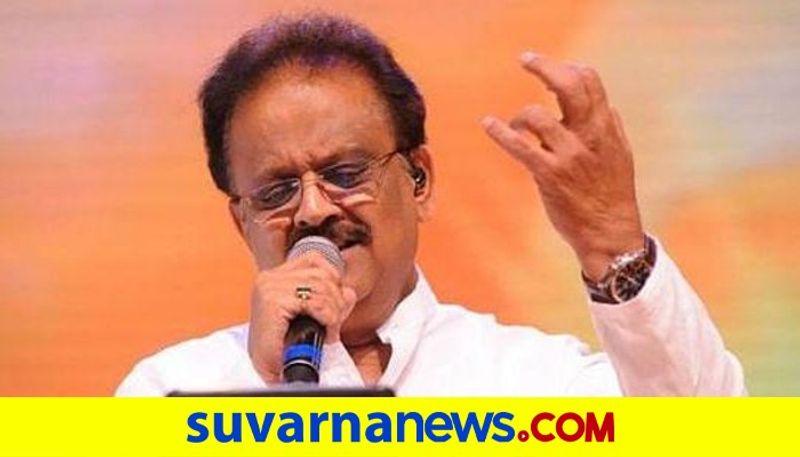 ಮುರಿದ ಚೇರ್, ಲೈಟ್ಸ್, ಪರದೆ ಇಲ್ಲದ ಸ್ಟೇಜ್: ಅಶಿಸ್ತು ಕಾಣ್ತಿದ್ದ ವೇದಿಕೆಯಲ್ಲೂ ...