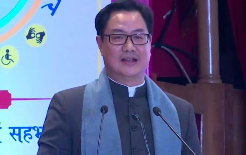 ஆங்கிலம் பேசும் வழக்கறிஞர், நீதிபதிகளுக்கு இந்தியர் என்ற எண்ணம் ...