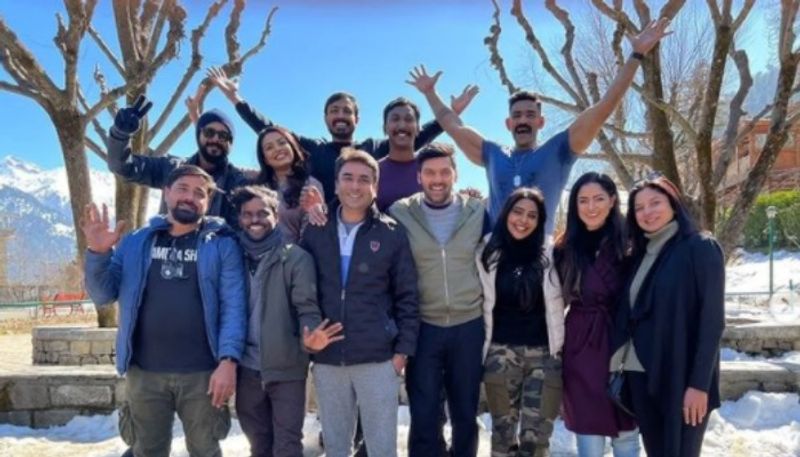 Captain : 'ക്യാപ്റ്റൻ' പൂര്‍ത്തിയായി, ആര്യക്കൊപ്പമുള്ള ഫോട്ടോ ...