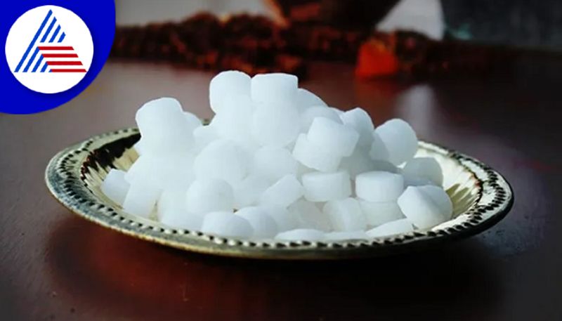 benefits and uses of pachai karpooram in tamil : ஆன்மிகம் முதல் ...