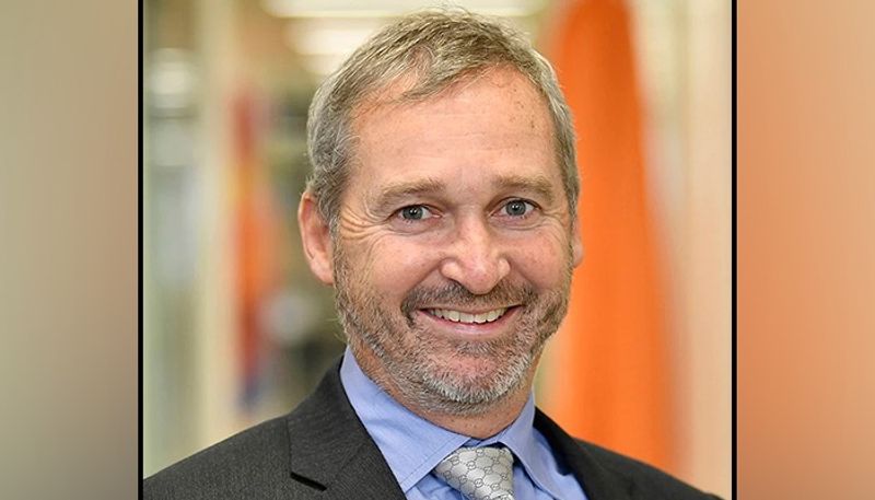 Jupiter's CEO quits $68 billion investment firm to 'sit at the beach ...