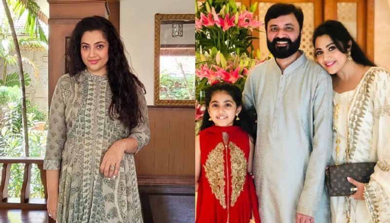 கணவர் இறப்பு குறித்து அவதூறு பரப்ப வேண்டாம்..மீனாவின் உருக்கமான பதிவு ...