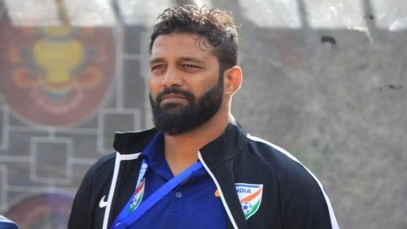 भारत के अंडर 17 टीम के असिस्टेंट कोच एलेक्स एम्ब्रोस बर्खास्त, किया था ...