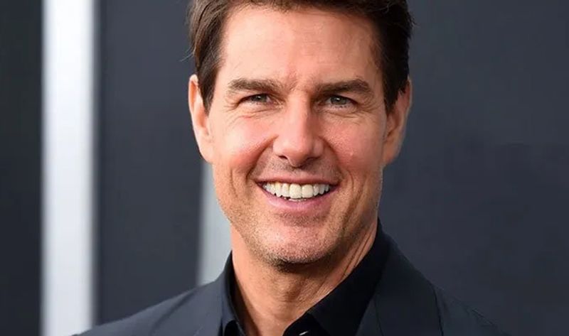 Mission Impossible star Tom Cruise SHOCKS journalist by speaking in ...