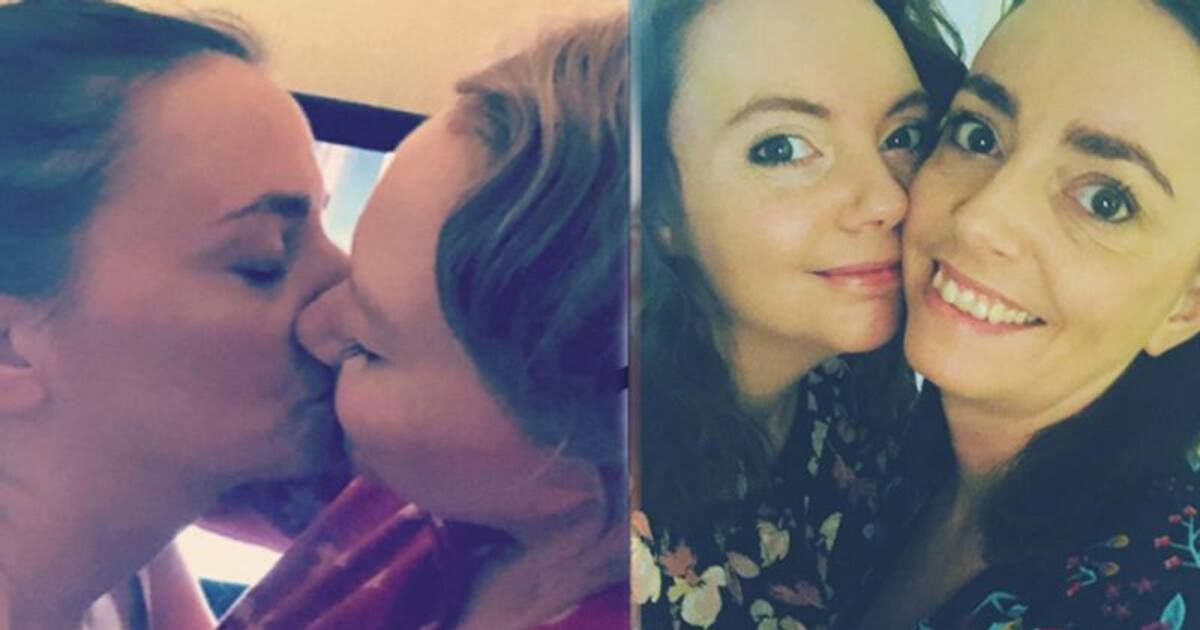 एक कमरे में 2 महिलाओं ने बिताई रात Kiss के बाद हुआ कुछ ऐसा बदल गई दोनों की जिंदगी Female
