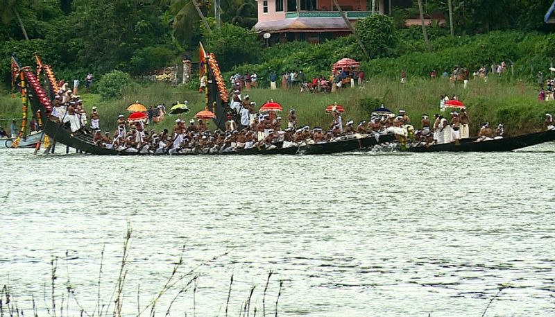 Kerala: Grand Uthrattathi boat race to feature 52 snake boats today in ...