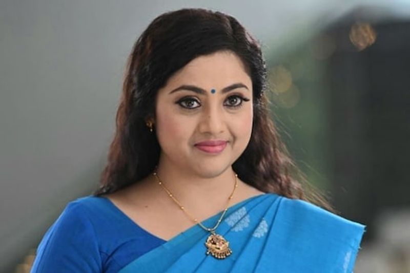 ആ നടന്‍റെ വിവാഹ വിവരം ഹൃദയം തകർത്തുവെന്ന് മീന; ഏറ്റവും കുറ്റബോധം ...