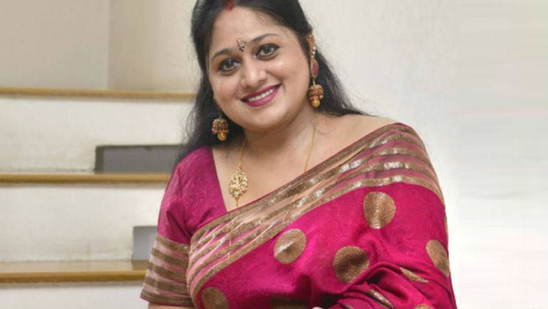 pepsi uma : ரசிகர்கள் கோவில் கட்டும் அளவிற்கு பேமஸ் ஆக இருந்த பெப்சி ...