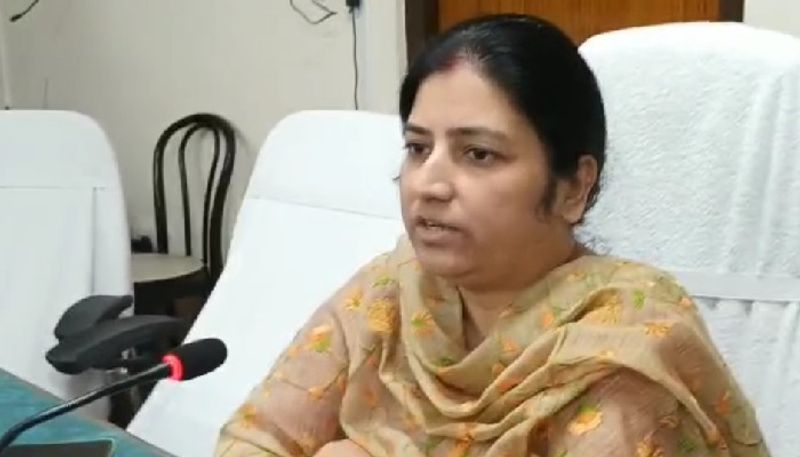 মাল নদীর হড়পা বানে মানুষের মৃত্যু নিয়ে এবার মুখ খুললেন জলপাইগুড়ির জেলা শাসক - moumita godara ...