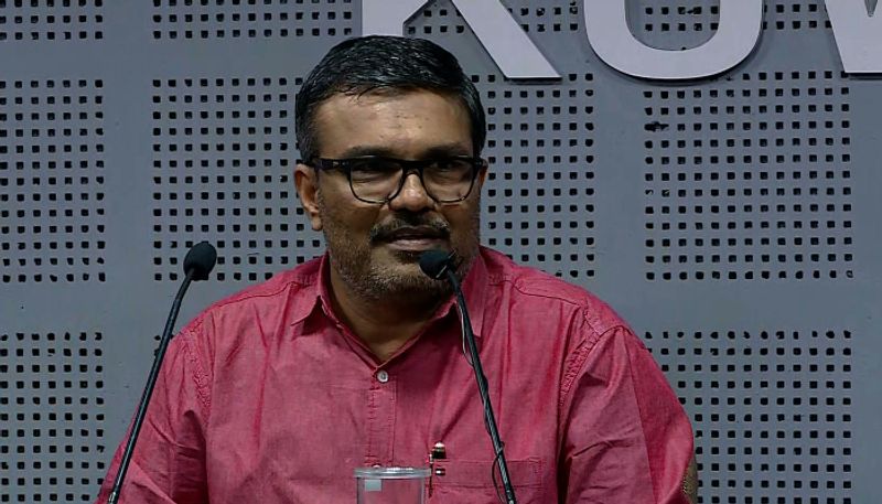 'ഗവർണറെ വിമർശിച്ചുള്ള ഫേസ്ബുക്ക് പോസ്റ്റ് പിൻവലിച്ചതല്ല, ഉയർത്തി ...