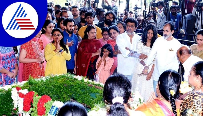 Puneeth Rajkumar: ಪುನೀತ್ ರಾಜ್ ಕುಮಾರ್ ಪುಣ್ಯ ಸ್ಮರಣೆ: ಅಣ್ಣಾವ್ರ ಕುಟುಂಬದಿಂದ ...