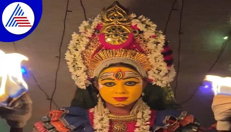 ಕಾಂತಾರದ 'ಪಂಜುರ್ಲಿ' ದೈವದ ರೀಲ್ಸ್: ಧರ್ಮಸ್ಥಳದ ಮಂಜುನಾಥ ಸ್ವಾಮಿಗೆ ಯುವತಿ ತಪ್ಪು ...