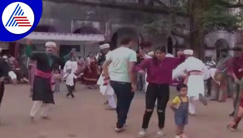 ಮನಸೂರೆಗೊಂಡ ಹುತ್ತರಿ ಕೋಲಾಟ: ಡ್ಯಾನ್ಸ್‌ ಮಾಡಿ ಸಂಭ್ರಮಿಸಿದ ಕೊಡಗಿನ ಮಂದಿ ...