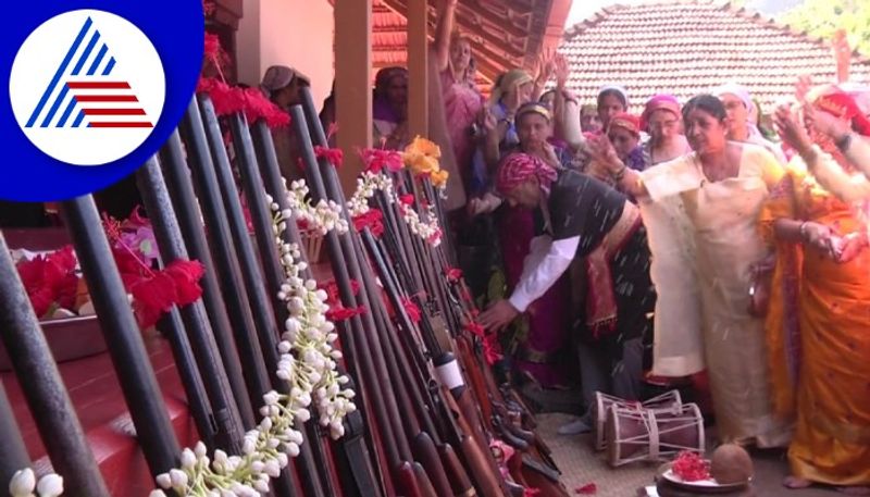 ಕೊಡವರ ವಿಶೇಷ ಕೋವಿ ಹಬ್ಬ, ಪೂಜೆ ಮಾಡಿ ಗುಂಡು ಹೊಡೆದು ಶೌರ್ಯ - Kodavas special ...