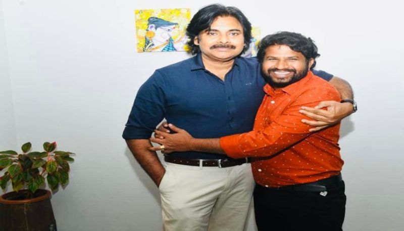 #PawanKalyan:పవన్ సినిమాకు 'హైపర్ ఆది' డైలాగులు | Hyper Aadi Dailouges For Pawankalyan Hari Hara ...