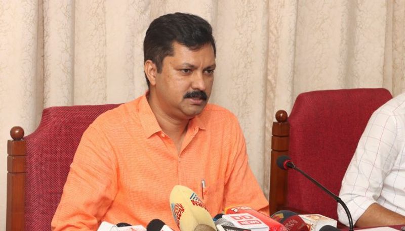 ബാലറ്റ് പെട്ടി വിവാദം: മലപ്പുറം കളക്ടറോട് മുഖ്യ തെരഞ്ഞെടുപ്പ് ഓഫീസ ...