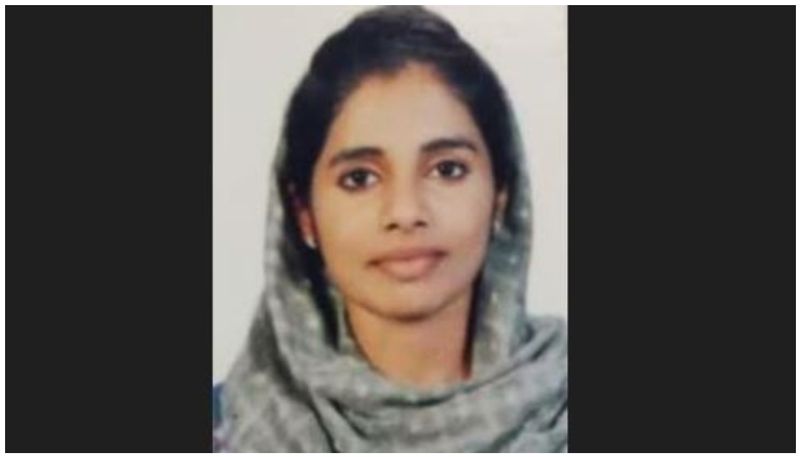 കോഴിക്കോട് സ്വകാര്യ ബസ് സ്‌കൂട്ടറിലിടിച്ച് എൻജിനീയറിങ് വിദ്യാര് ...