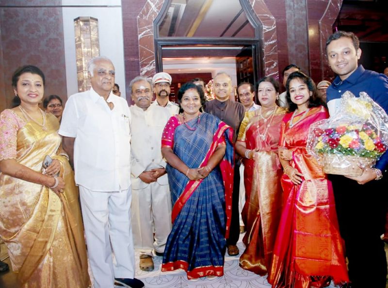 தயாரிப்பாளர் அபிராமி ராமநாதன் இல்லதிருமண வரவேற்பு..! அரசியல் தலைவர்கள் ...