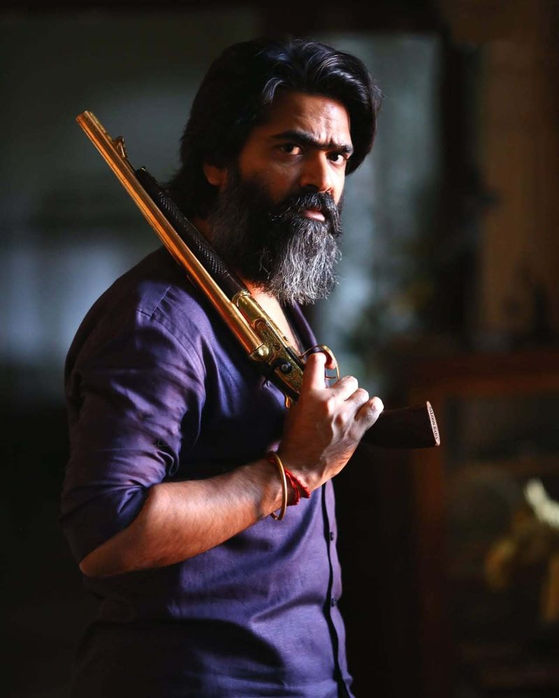 Pathu Thala LEAKED: Simbu aka Silambarasan's latest movie available on ...