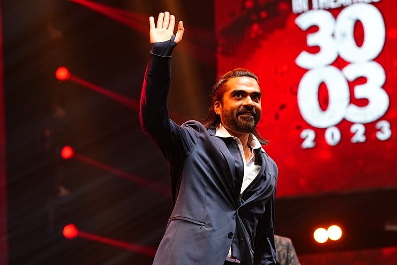 ராஜா வீட்டு கன்னுக்குட்டியாக வாழும் நடிகர் சிம்புவின் சொத்து மதிப்பு ...
