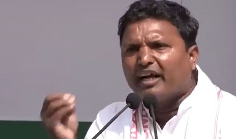 Congress leader Srinivas faces flak for calling Smriti Irani 'goongi ...