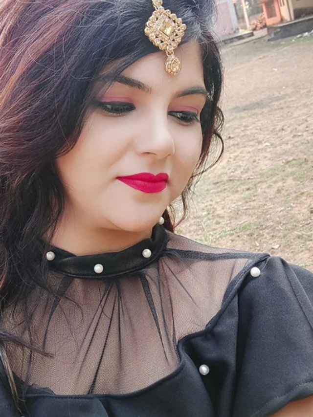 इस एक्ट्रेस ने चुनी खतरनाक मौत, ग्लैमरस फोटोज से भरा है इंस्टा ...