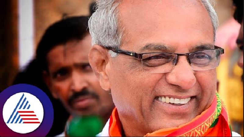 ಮೀಸಲಾತಿ ಜೇನುಗೂಡು ಎಂದಿದ್ದ ಕಾಂಗ್ರೆಸ್: ಜೇನುಗೂಡು ಬೇಧಿಸಿ ಸಿಹಿ ಹಂಚಿದ ಬಿಜೆಪಿ ...