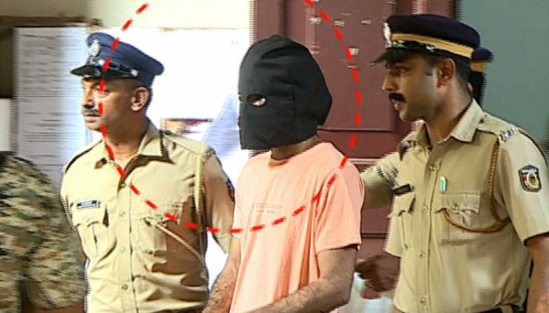 Kerala train attack case: Accused Shahrukh Saifi slapped with UAPA - Asianet Newsable