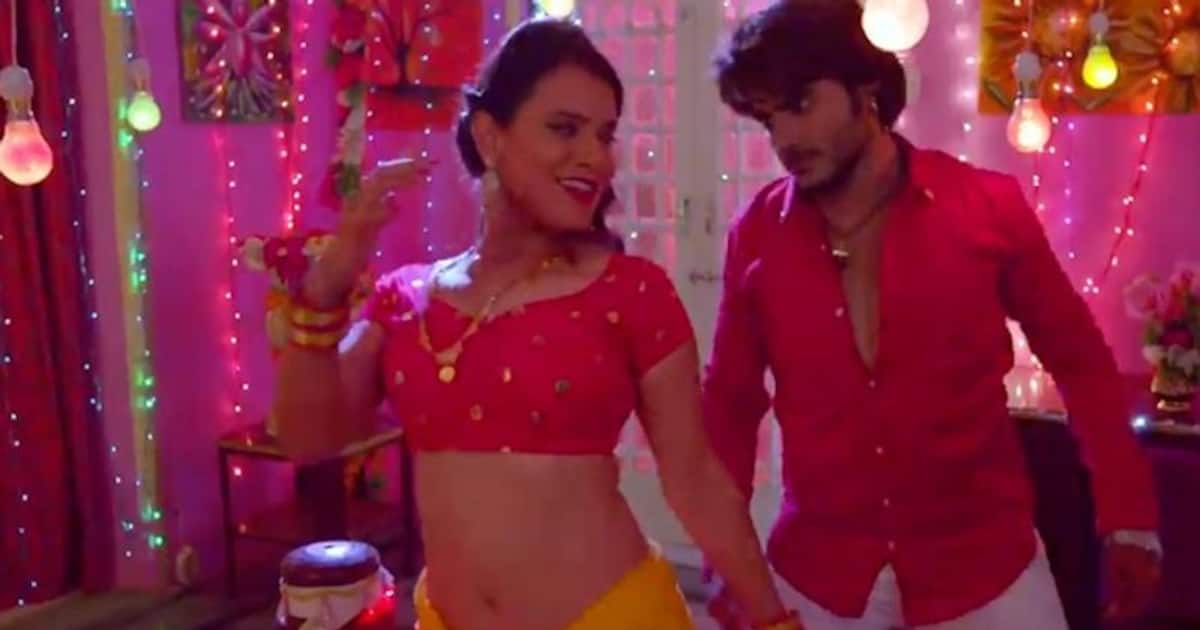 Kajal Raghwani SEXY video: Bhojpuri actress, Pradeep Pandey's song ... Kajal Raghwani SEXY video: Bhojpuri actress, Pradeep Pandey's song ...