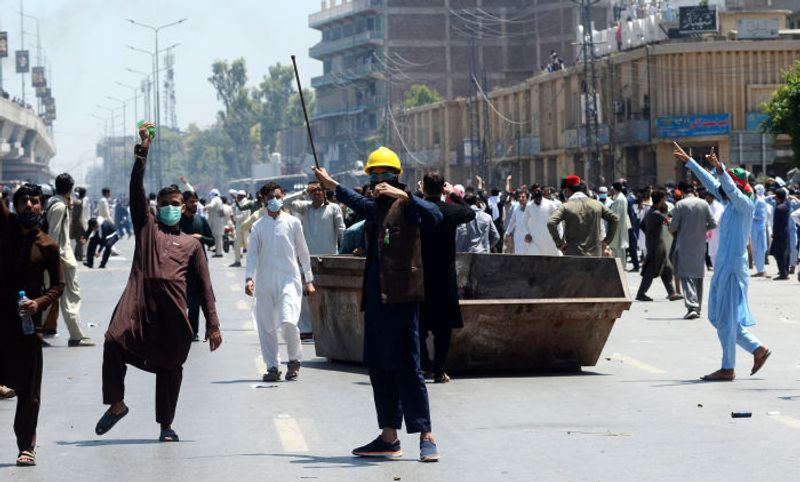 Pakistan Crisis: 'Political system has shattered; Pakistanis are ...