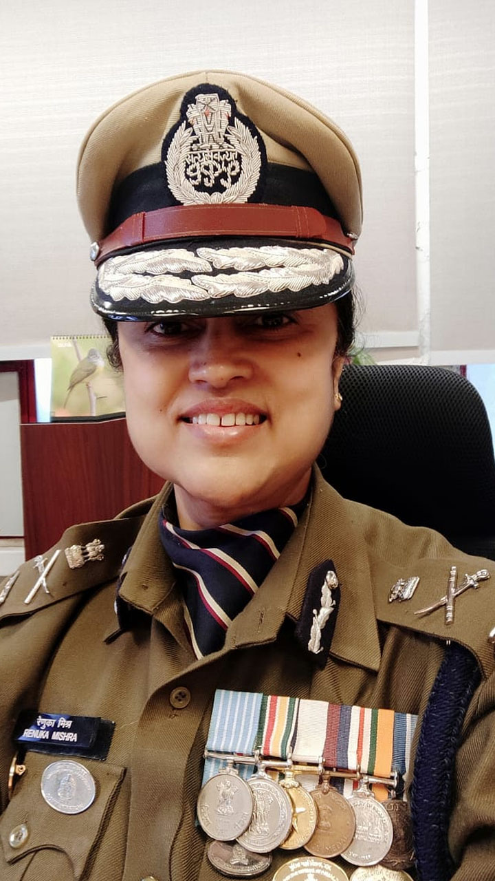 फिर चर्चा में हैं UP की मैडम सर - story of famous ips renuka mishra of ...