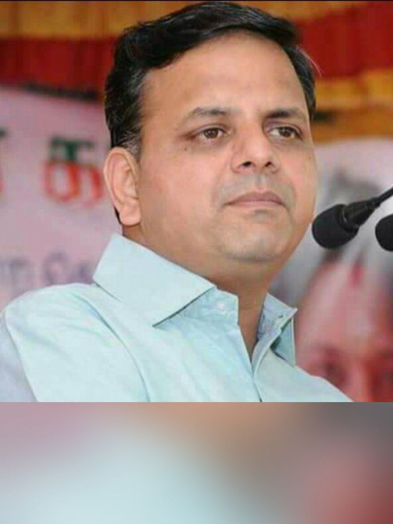 KT Raghavan new house : புதுவீடு கட்டிய கே.டி.ராகவன்... புடைசூழ வந்து ...