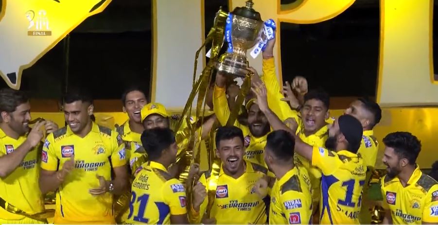 CSK Wins 5th IPL Trophy: 2 गेंदों पर चला जड्डू का जादू, कॉनवे की ...