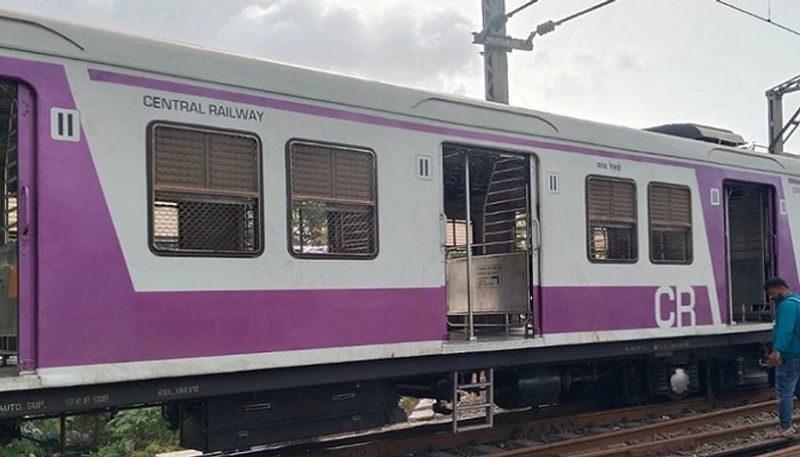 Empty rake of EMU train derails in Mumbai, affects rail traffic; No ...