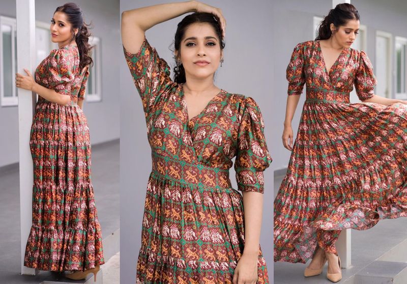ఫ్రంట్ సూపర్ బ్యాక్ బంపర్... అన్ని కోణాల్లో స్టార్ యాంకర్ రష్మీ సోయగాల ...