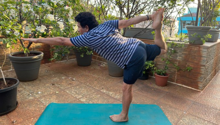 International Day Of Yoga: আন্তর্জাতিক যোগ দিবসে যোগাভ্যাস সচিন ...