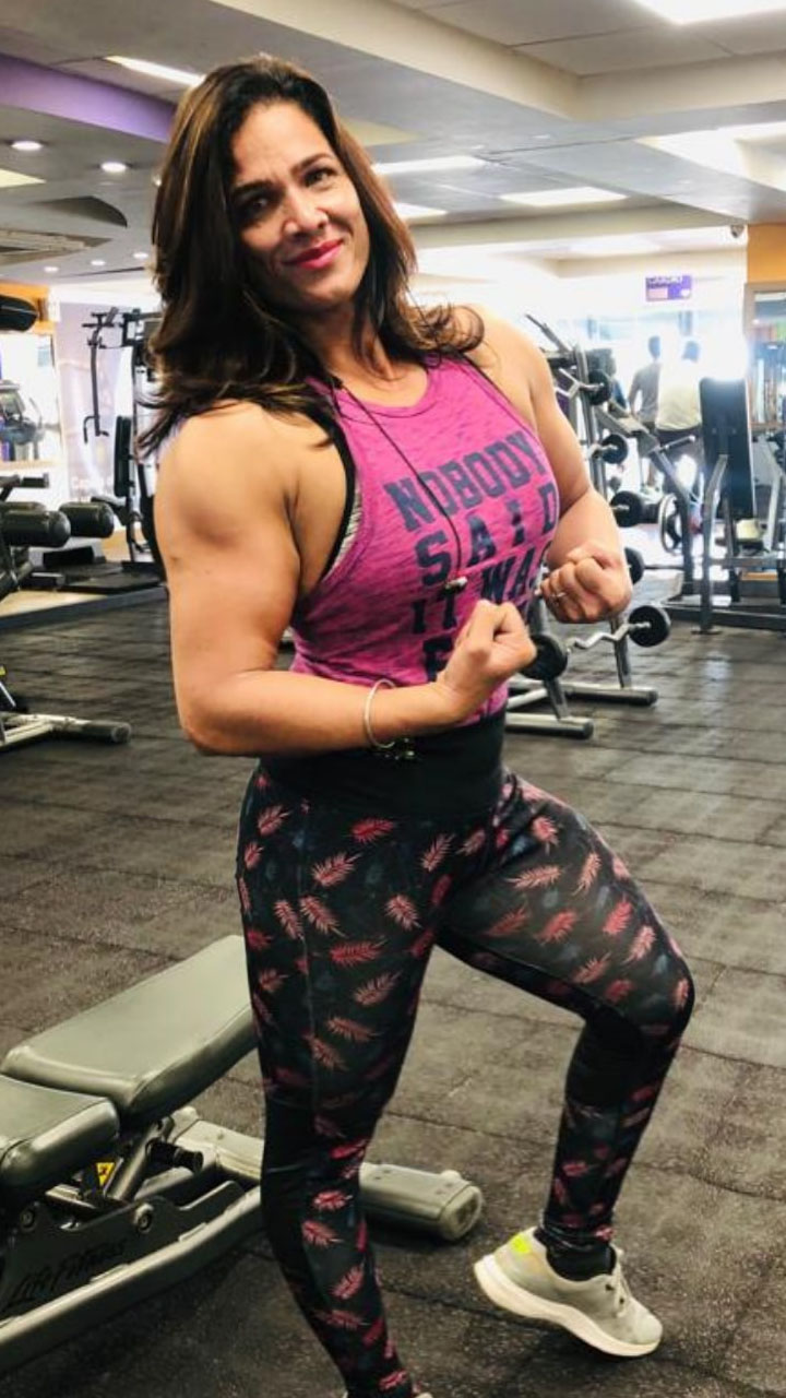 इस लेडी बॉडी बिल्डर के अश्लील फोटो वायरल, पुलिस से लगा रही गुहार ...